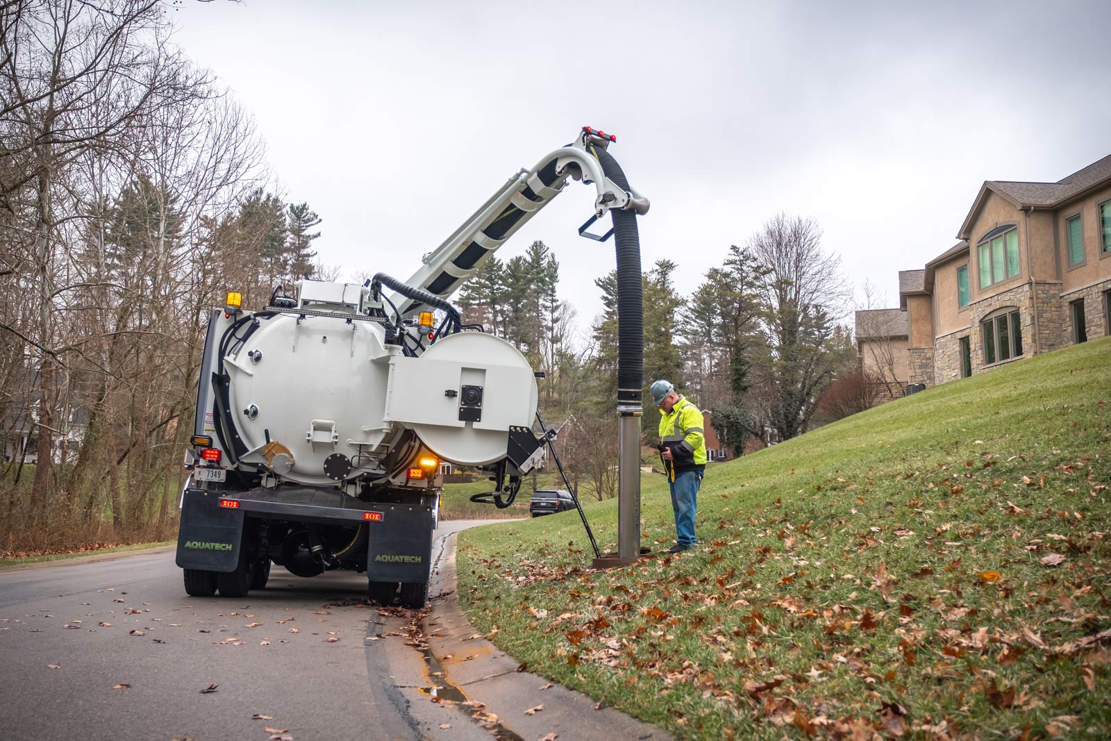 Rear-mounted Hose Reel Combination Sewer Cleaner - Aquatech